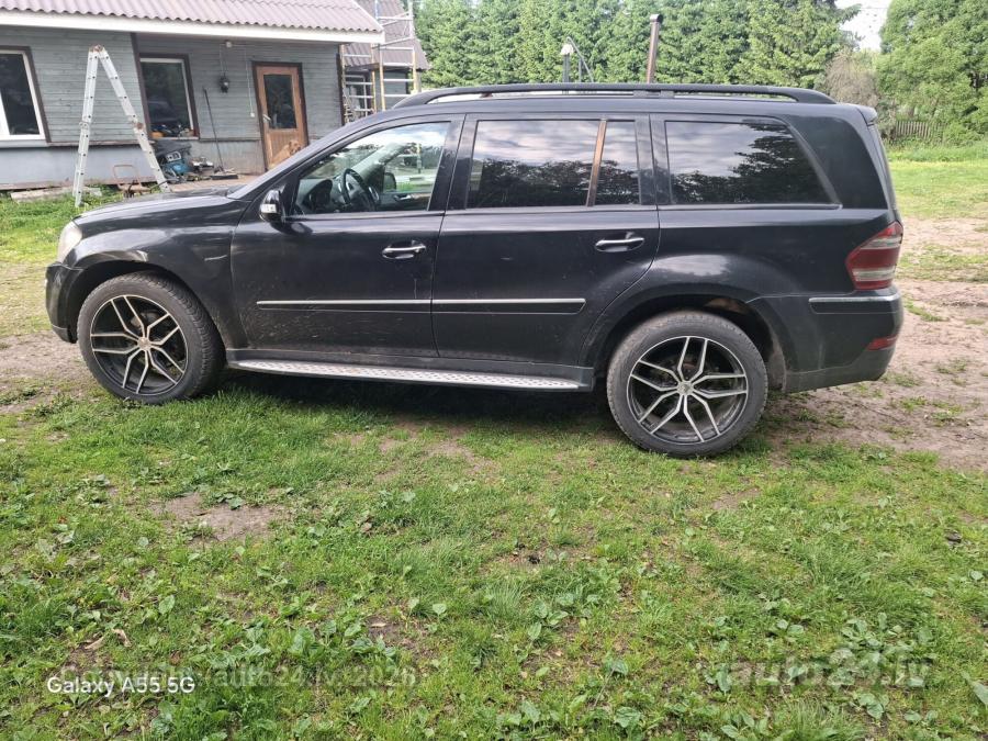Black Mercedes-Benz GL-Class 2008 in Voru, with an engine capacity of 5.50 L and mileage of 0 thousand km for 9500 €, photo 4 on AUTOMOTO.COM.LV
