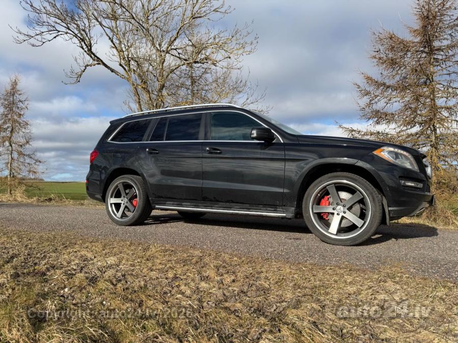 Melns Mercedes-Benz GL-Class 2013 Tallina, ar dzinēja tilpumu 4.70 L un nobraukumu 235 tūkst. km par 15500 €, foto 1 vietnē AUTOMOTO.COM.LV