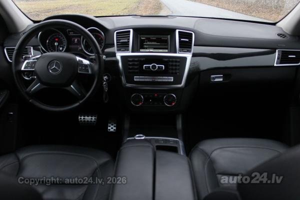 Black Mercedes-Benz GL-Class 2016 in Tallinn, with an engine capacity of 3.00 L and mileage of 220 thousand km for 26000 €, photo 7 on AUTOMOTO.COM.LV