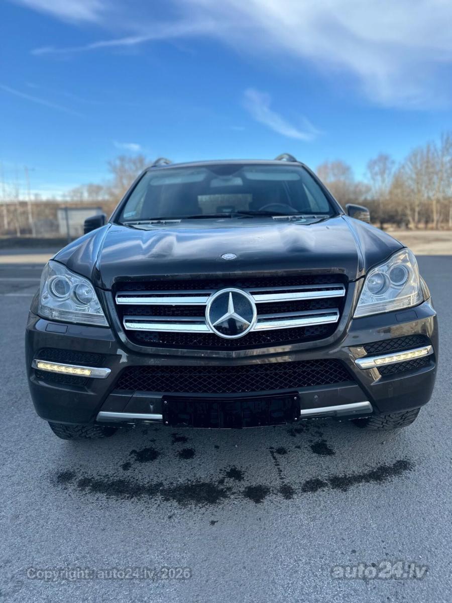 Brown Mercedes-Benz GL-Class 2011 in Tallinn, with an engine capacity of 3.00 L and mileage of 239 thousand km for 15999 €, photo 7 on AUTOMOTO.COM.LV