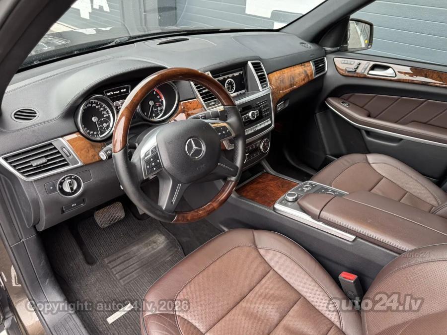 Brūns Mercedes-Benz GL-Class 2013 Tallina, ar dzinēja tilpumu 3.00 L un nobraukumu 214 tūkst. km par 24995 €, foto 12 vietnē AUTOMOTO.COM.LV