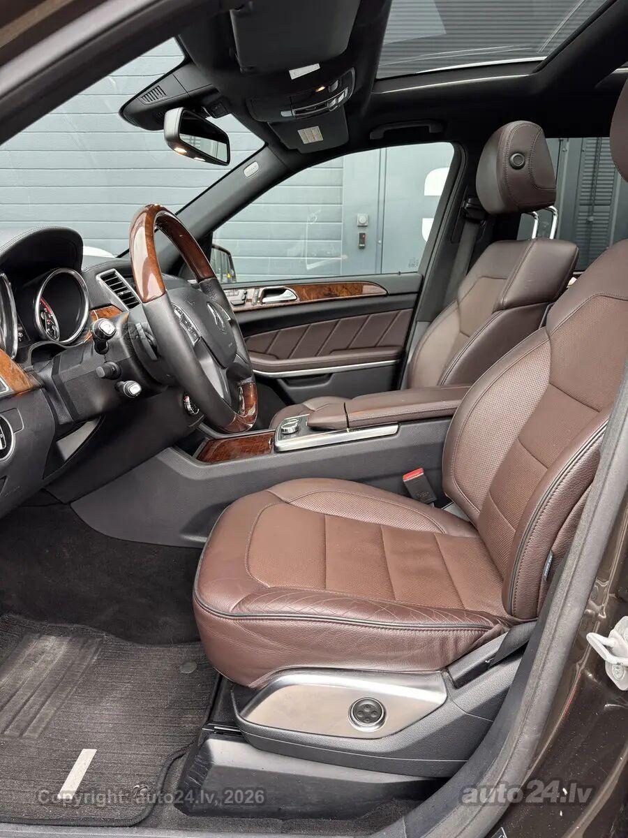 Brūns Mercedes-Benz GL-Class 2013 Tallina, ar dzinēja tilpumu 3.00 L un nobraukumu 214 tūkst. km par 24995 €, foto 15 vietnē AUTOMOTO.COM.LV