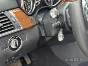 Brūns Mercedes-Benz GL-Class 2013 Tallina, ar dzinēja tilpumu 3.00 L un nobraukumu 214 tūkst. km par 24995 €, foto 25 vietnē AUTOMOTO.COM.LV
