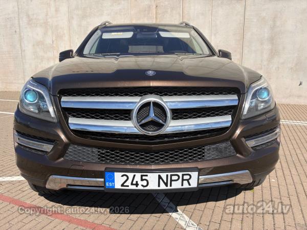 Brūns Mercedes-Benz GL-Class 2016 Tallina, ar dzinēja tilpumu 3.00 L un nobraukumu 290 tūkst. km par 21999 €, foto 2 vietnē AUTOMOTO.COM.LV