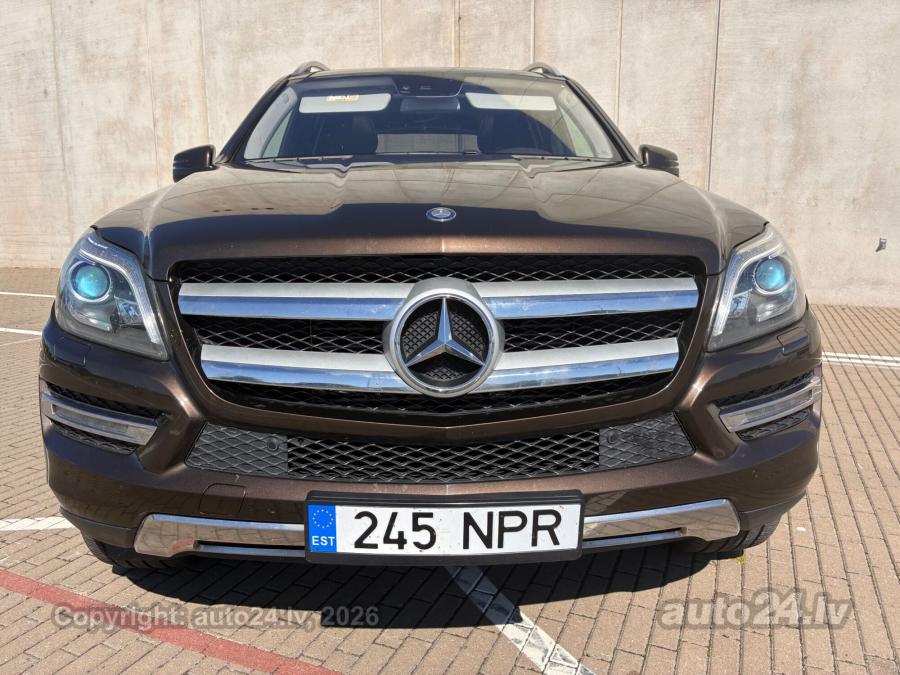 Brūns Mercedes-Benz GL-Class 2016 Tallina, ar dzinēja tilpumu 3.00 L un nobraukumu 290 tūkst. km par 21999 €, foto 3 vietnē AUTOMOTO.COM.LV