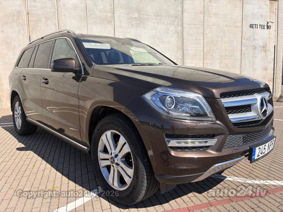 Brūns Mercedes-Benz GL-Class 2016 Tallina, ar dzinēja tilpumu 3.00 L un nobraukumu 290 tūkst. km par 21999 €, foto 6 vietnē AUTOMOTO.COM.LV