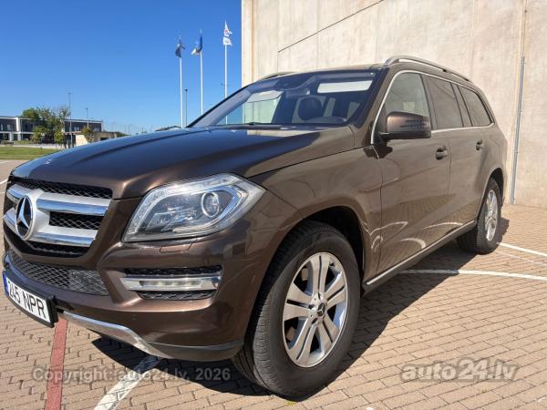 Brūns Mercedes-Benz GL-Class 2016 Tallina, ar dzinēja tilpumu 3.00 L un nobraukumu 290 tūkst. km par 21999 €, foto 6 vietnē AUTOMOTO.COM.LV