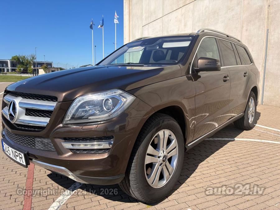 Brūns Mercedes-Benz GL-Class 2016 Tallina, ar dzinēja tilpumu 3.00 L un nobraukumu 290 tūkst. km par 21999 €, foto 7 vietnē AUTOMOTO.COM.LV