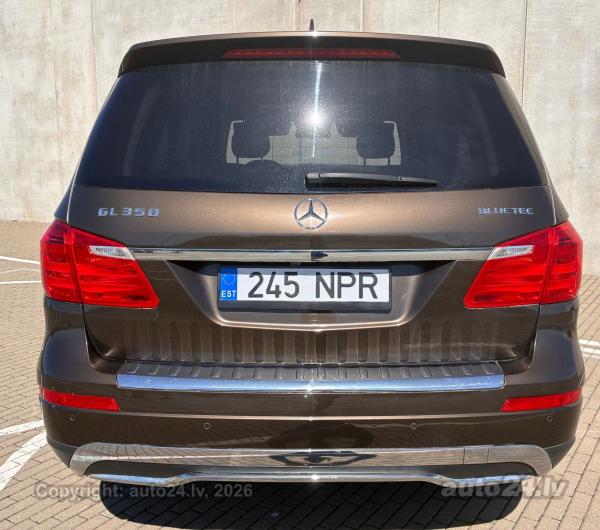Brūns Mercedes-Benz GL-Class 2016 Tallina, ar dzinēja tilpumu 3.00 L un nobraukumu 290 tūkst. km par 21999 €, foto 7 vietnē AUTOMOTO.COM.LV