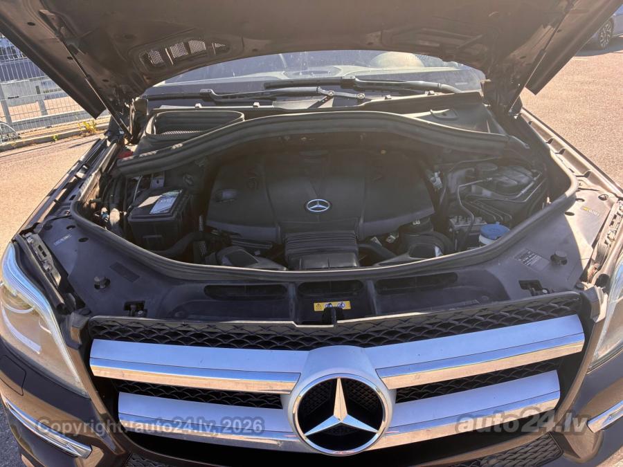 Brūns Mercedes-Benz GL-Class 2016 Tallina, ar dzinēja tilpumu 3.00 L un nobraukumu 290 tūkst. km par 21999 €, foto 15 vietnē AUTOMOTO.COM.LV