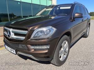 Brūns Mercedes-Benz GL-Class 2016 Tallina, ar dzinēja tilpumu 3.00 L un nobraukumu 290 tūkst. km par 21999 €, foto 21 vietnē AUTOMOTO.COM.LV