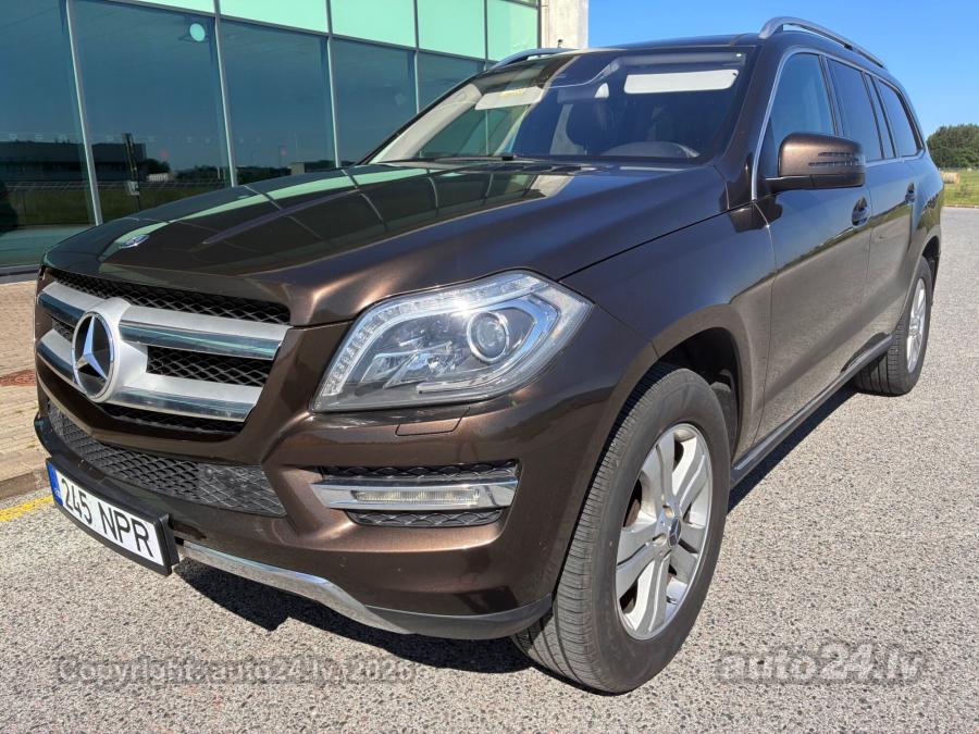 Brūns Mercedes-Benz GL-Class 2016 Tallina, ar dzinēja tilpumu 3.00 L un nobraukumu 290 tūkst. km par 21999 €, foto 21 vietnē AUTOMOTO.COM.LV