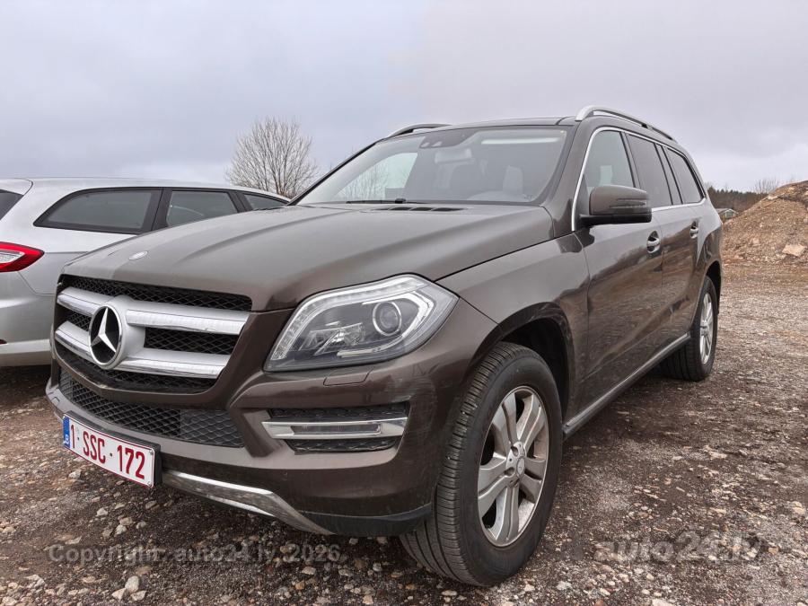 Brūns Mercedes-Benz GL-Class 2016 Tallina, ar dzinēja tilpumu 3.00 L un nobraukumu 290 tūkst. km par 21999 €, foto 26 vietnē AUTOMOTO.COM.LV