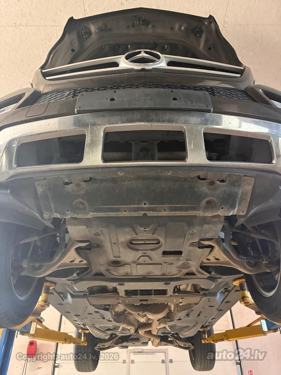Brūns Mercedes-Benz GL-Class 2016 Tallina, ar dzinēja tilpumu 3.00 L un nobraukumu 290 tūkst. km par 21999 €, foto 27 vietnē AUTOMOTO.COM.LV
