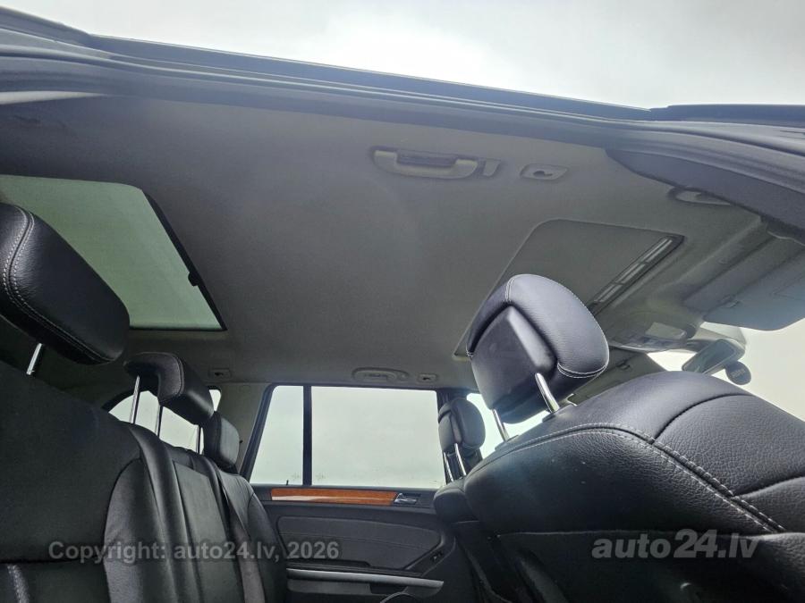 Mercedes-Benz GL-Class 2011 Tallina, ar dzinēja tilpumu 3.00 L un nobraukumu 242 tūkst. km par 15000 €, foto 20 vietnē AUTOMOTO.COM.LV
