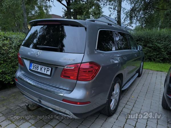 Mercedes-Benz GL-Class 2013 in Tallinn, with an engine capacity of 3.00 L and mileage of 300 thousand km for 14990 €, photo 1 on AUTOMOTO.COM.LV