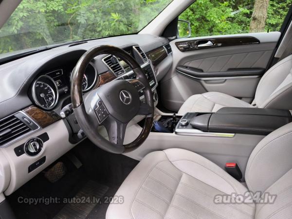 Mercedes-Benz GL-Class 2013 in Tallinn, with an engine capacity of 3.00 L and mileage of 300 thousand km for 14990 €, photo 10 on AUTOMOTO.COM.LV
