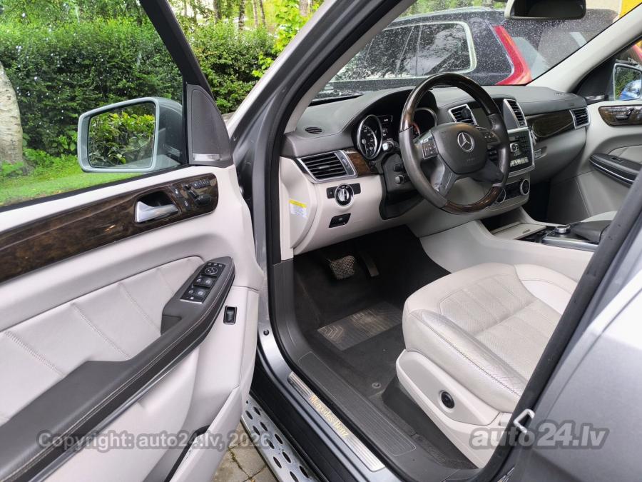 Mercedes-Benz GL-Class 2013 in Tallinn, with an engine capacity of 3.00 L and mileage of 300 thousand km for 14990 €, photo 12 on AUTOMOTO.COM.LV