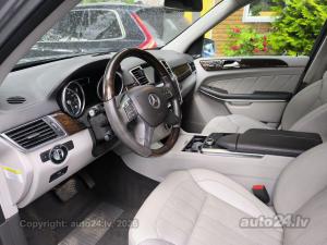 Mercedes-Benz GL-Class 2013 in Tallinn, with an engine capacity of 3.00 L and mileage of 300 thousand km for 14990 €, photo 13 on AUTOMOTO.COM.LV