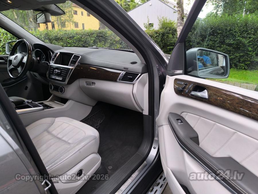 Mercedes-Benz GL-Class 2013 in Tallinn, with an engine capacity of 3.00 L and mileage of 300 thousand km for 14990 €, photo 14 on AUTOMOTO.COM.LV