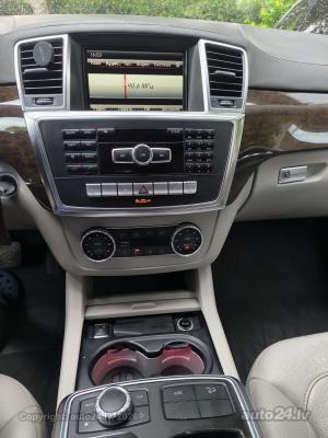 Mercedes-Benz GL-Class 2013 in Tallinn, with an engine capacity of 3.00 L and mileage of 300 thousand km for 14990 €, photo 17 on AUTOMOTO.COM.LV