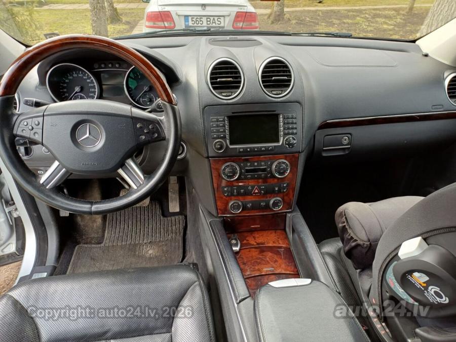 Grey Mercedes-Benz GL-Class 2006 in Tallinn, with an engine capacity of 4.00 L and mileage of 340 thousand km for 9900 €, photo 10 on AUTOMOTO.COM.LV