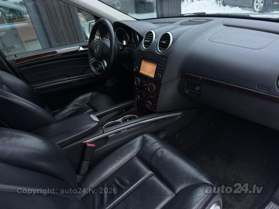 Grey Mercedes-Benz GL-Class 2008 in Riga, with an engine capacity of 3.00 L and mileage of 248 thousand km for 11990 €, photo 16 on AUTOMOTO.COM.LV