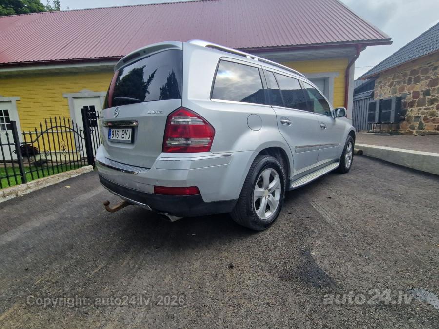 Pelēks Mercedes-Benz GL-Class 2009 Tallina, ar dzinēja tilpumu 4.00 L un nobraukumu 390 tūkst. km par 5999 €, foto 4 vietnē AUTOMOTO.COM.LV