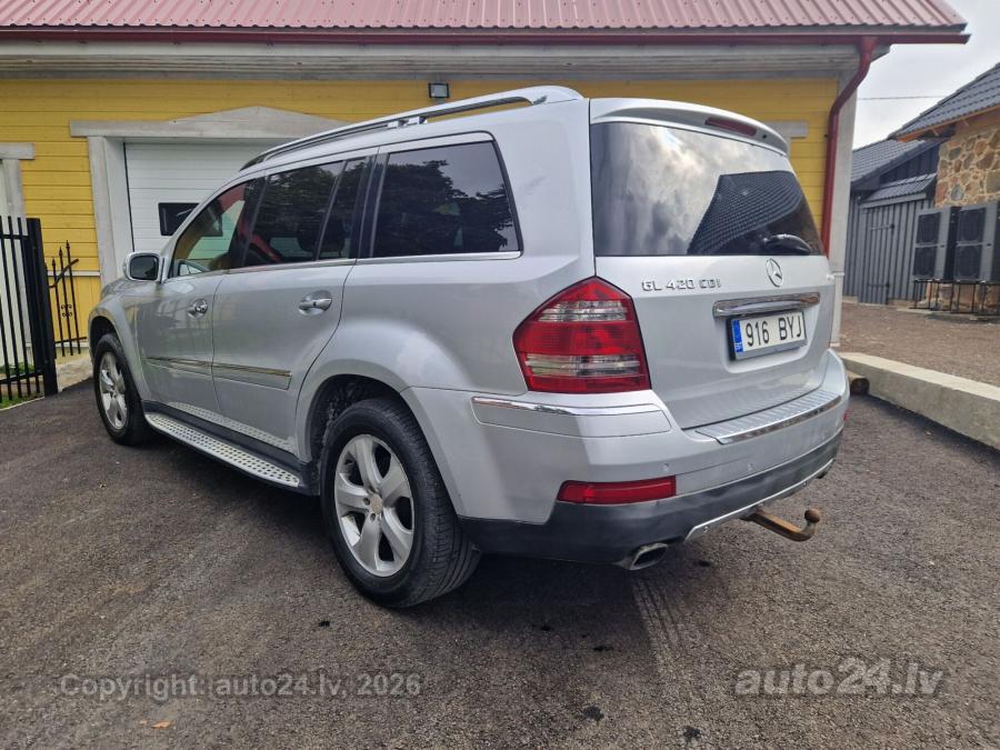 Pelēks Mercedes-Benz GL-Class 2009 Tallina, ar dzinēja tilpumu 4.00 L un nobraukumu 390 tūkst. km par 5999 €, foto 5 vietnē AUTOMOTO.COM.LV