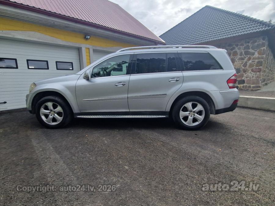 Pelēks Mercedes-Benz GL-Class 2009 Tallina, ar dzinēja tilpumu 4.00 L un nobraukumu 390 tūkst. km par 5999 €, foto 7 vietnē AUTOMOTO.COM.LV