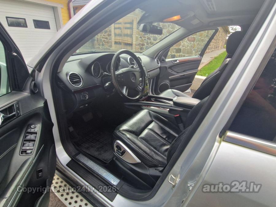 Pelēks Mercedes-Benz GL-Class 2009 Tallina, ar dzinēja tilpumu 4.00 L un nobraukumu 390 tūkst. km par 5999 €, foto 8 vietnē AUTOMOTO.COM.LV