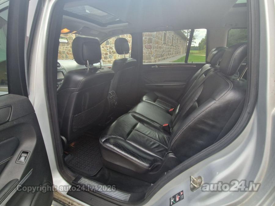 Pelēks Mercedes-Benz GL-Class 2009 Tallina, ar dzinēja tilpumu 4.00 L un nobraukumu 390 tūkst. km par 5999 €, foto 16 vietnē AUTOMOTO.COM.LV