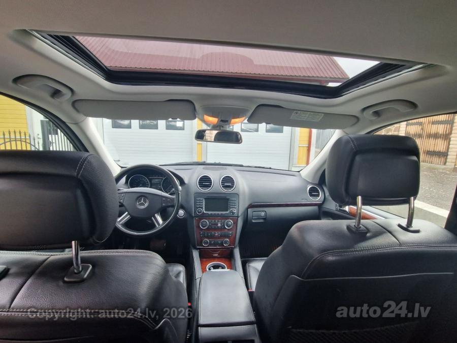 Pelēks Mercedes-Benz GL-Class 2009 Tallina, ar dzinēja tilpumu 4.00 L un nobraukumu 390 tūkst. km par 5999 €, foto 17 vietnē AUTOMOTO.COM.LV