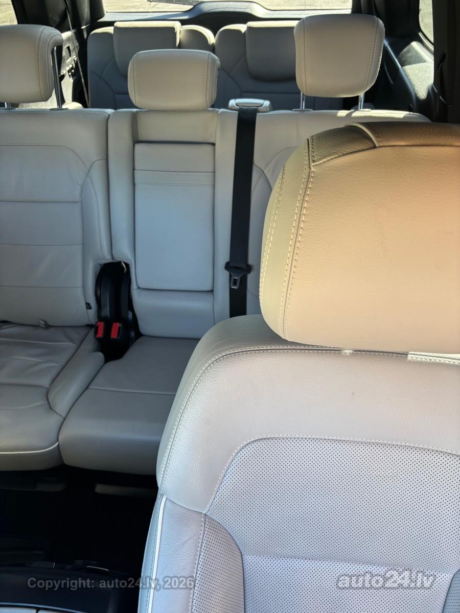Grey Mercedes-Benz GL-Class 2013 in Tallinn, with an engine capacity of 3.00 L and mileage of 225 thousand km for 17000 €, photo 9 on AUTOMOTO.COM.LV