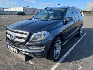 Pelēks Mercedes-Benz GL-Class 2015 Rīga, ar dzinēja tilpumu 4.70 L un nobraukumu 335 tūkst. km par 17000 €, foto  vietnē AUTOMOTO.COM.LV