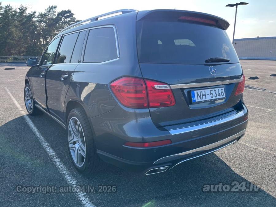 Pelēks Mercedes-Benz GL-Class 2015 Rīga, ar dzinēja tilpumu 4.70 L un nobraukumu 335 tūkst. km par 17000 €, foto 2 vietnē AUTOMOTO.COM.LV