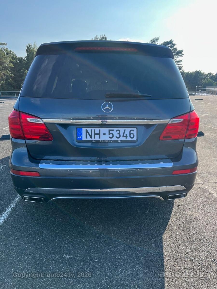 Pelēks Mercedes-Benz GL-Class 2015 Rīga, ar dzinēja tilpumu 4.70 L un nobraukumu 335 tūkst. km par 17000 €, foto 5 vietnē AUTOMOTO.COM.LV