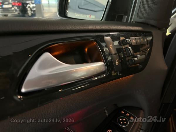 Grey Mercedes-Benz GL-Class 2015 in Riga, with an engine capacity of 4.70 L and mileage of 335 thousand km for 17000 €, photo 11 on AUTOMOTO.COM.LV
