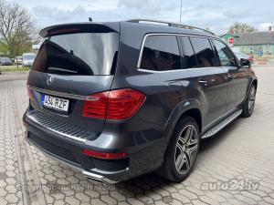 Grey Mercedes-Benz GL-Class 2015 in Viljandi, with an engine capacity of 4.70 L and mileage of 253 thousand km for 34900 €, photo 5 on AUTOMOTO.COM.LV