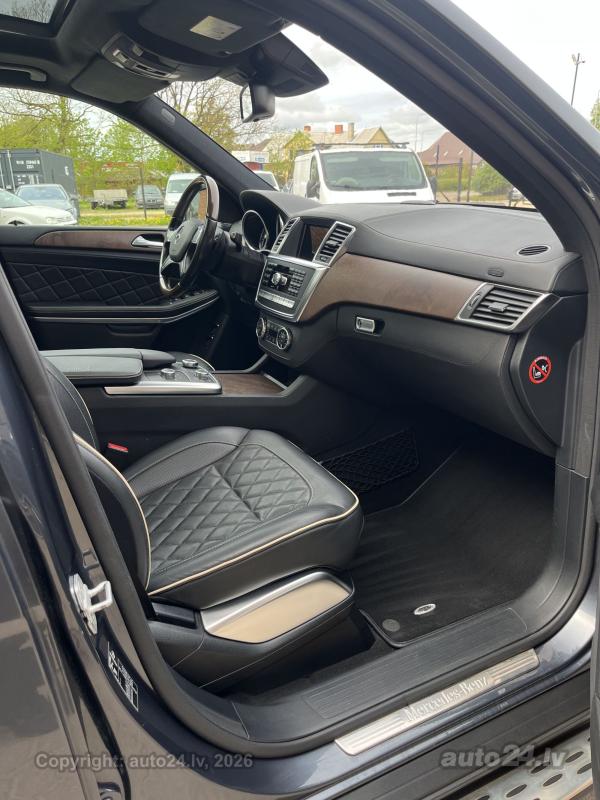 Grey Mercedes-Benz GL-Class 2015 in Viljandi, with an engine capacity of 4.70 L and mileage of 253 thousand km for 34900 €, photo 7 on AUTOMOTO.COM.LV