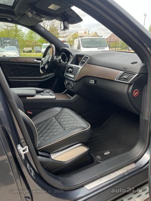 Grey Mercedes-Benz GL-Class 2015 in Viljandi, with an engine capacity of 4.70 L and mileage of 253 thousand km for 34900 €, photo 8 on AUTOMOTO.COM.LV
