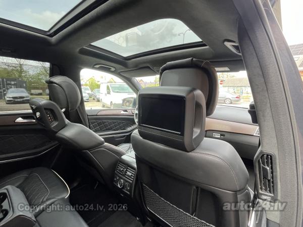 Grey Mercedes-Benz GL-Class 2015 in Viljandi, with an engine capacity of 4.70 L and mileage of 253 thousand km for 34900 €, photo 10 on AUTOMOTO.COM.LV