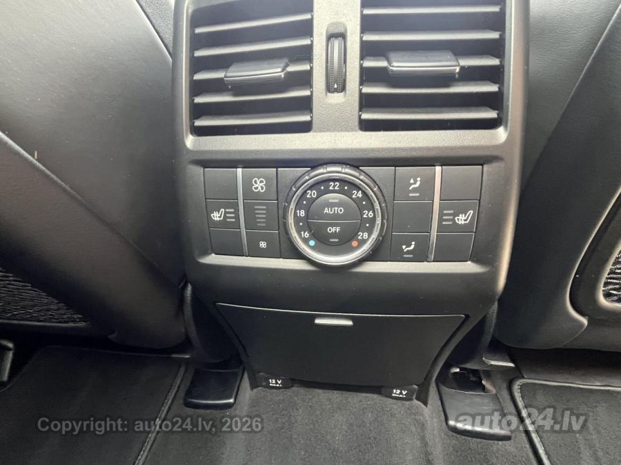 Grey Mercedes-Benz GL-Class 2015 in Viljandi, with an engine capacity of 4.70 L and mileage of 253 thousand km for 34900 €, photo 13 on AUTOMOTO.COM.LV
