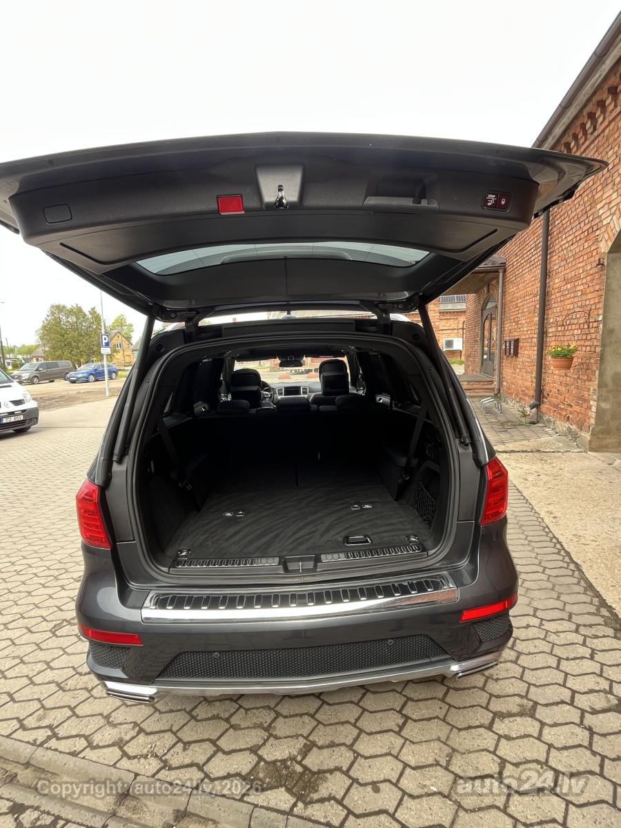 Grey Mercedes-Benz GL-Class 2015 in Viljandi, with an engine capacity of 4.70 L and mileage of 253 thousand km for 34900 €, photo 18 on AUTOMOTO.COM.LV