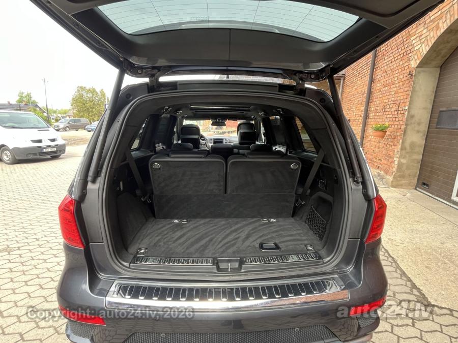 Grey Mercedes-Benz GL-Class 2015 in Viljandi, with an engine capacity of 4.70 L and mileage of 253 thousand km for 34900 €, photo 19 on AUTOMOTO.COM.LV
