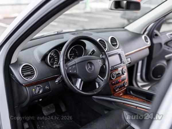 Pelēks Mercedes-Benz GL-Class 2007 Tallina, ar dzinēja tilpumu 3.00 L un nobraukumu 399 tūkst. km par 7990 €, foto 11 vietnē AUTOMOTO.COM.LV