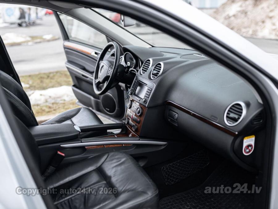 Grey Mercedes-Benz GL-Class 2007 in Tallinn, with an engine capacity of 3.00 L and mileage of 399 thousand km for 7990 €, photo 13 on AUTOMOTO.COM.LV