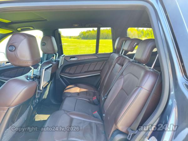 Pelēks Mercedes-Benz GL-Class 2013 Tallina, ar dzinēja tilpumu 3.00 L un nobraukumu 252 tūkst. km par 24000 €, foto 6 vietnē AUTOMOTO.COM.LV