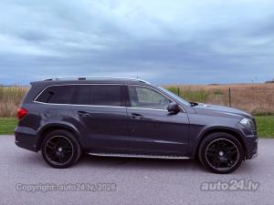 Grey Mercedes-Benz GL-Class 2015 in Tallinn, with an engine capacity of 3.00 L and mileage of 255 thousand km for 20599 €, photo 4 on AUTOMOTO.COM.LV