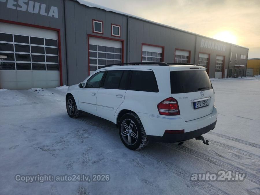 Balts Mercedes-Benz GL-Class 2007 Tallina, ar dzinēja tilpumu 4.70 L un nobraukumu 327 tūkst. km par 8000 €, foto 4 vietnē AUTOMOTO.COM.LV